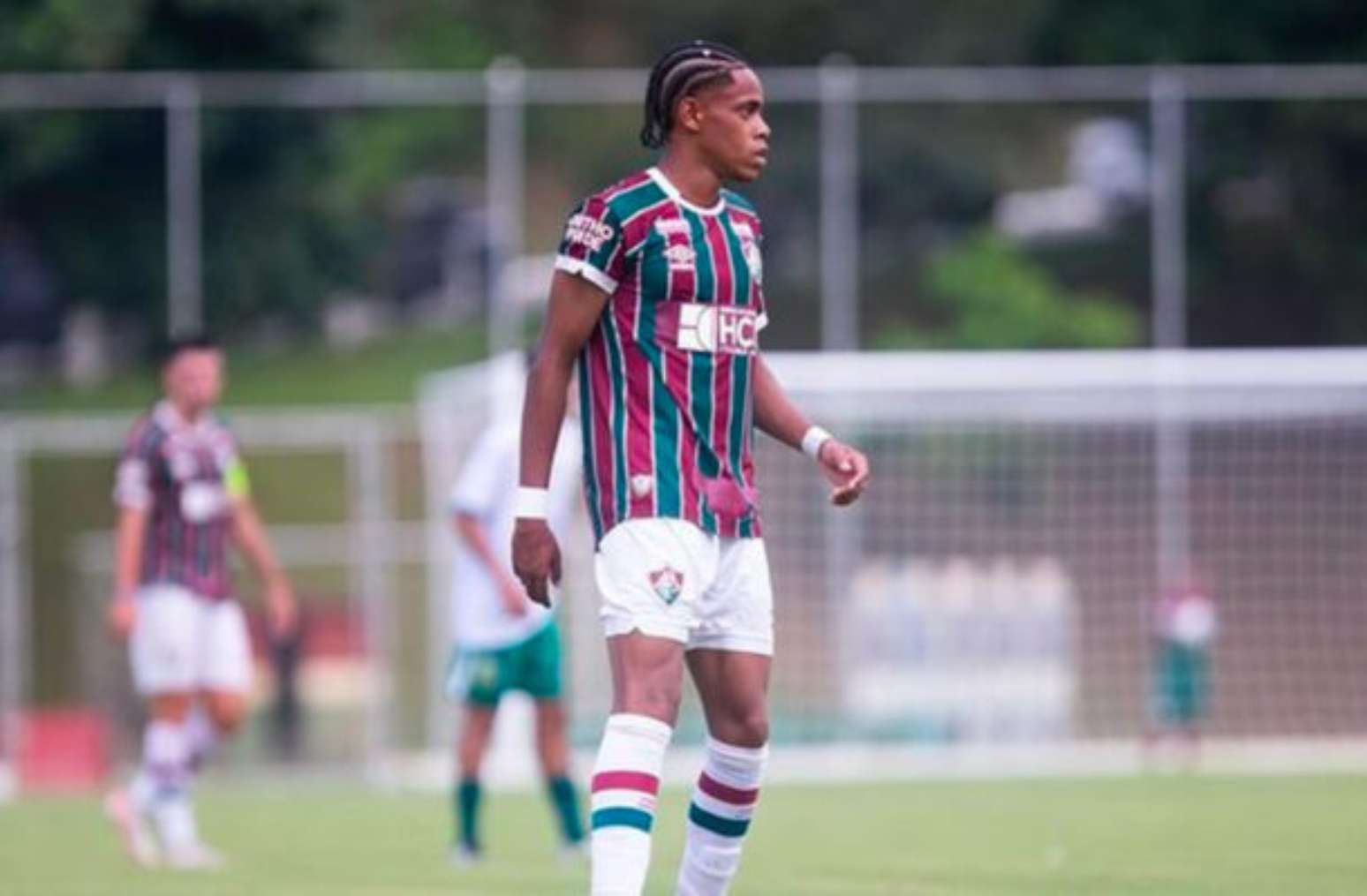 Matheus Reis rompe ligamento do joelho e desfalca o Fluminense por ...