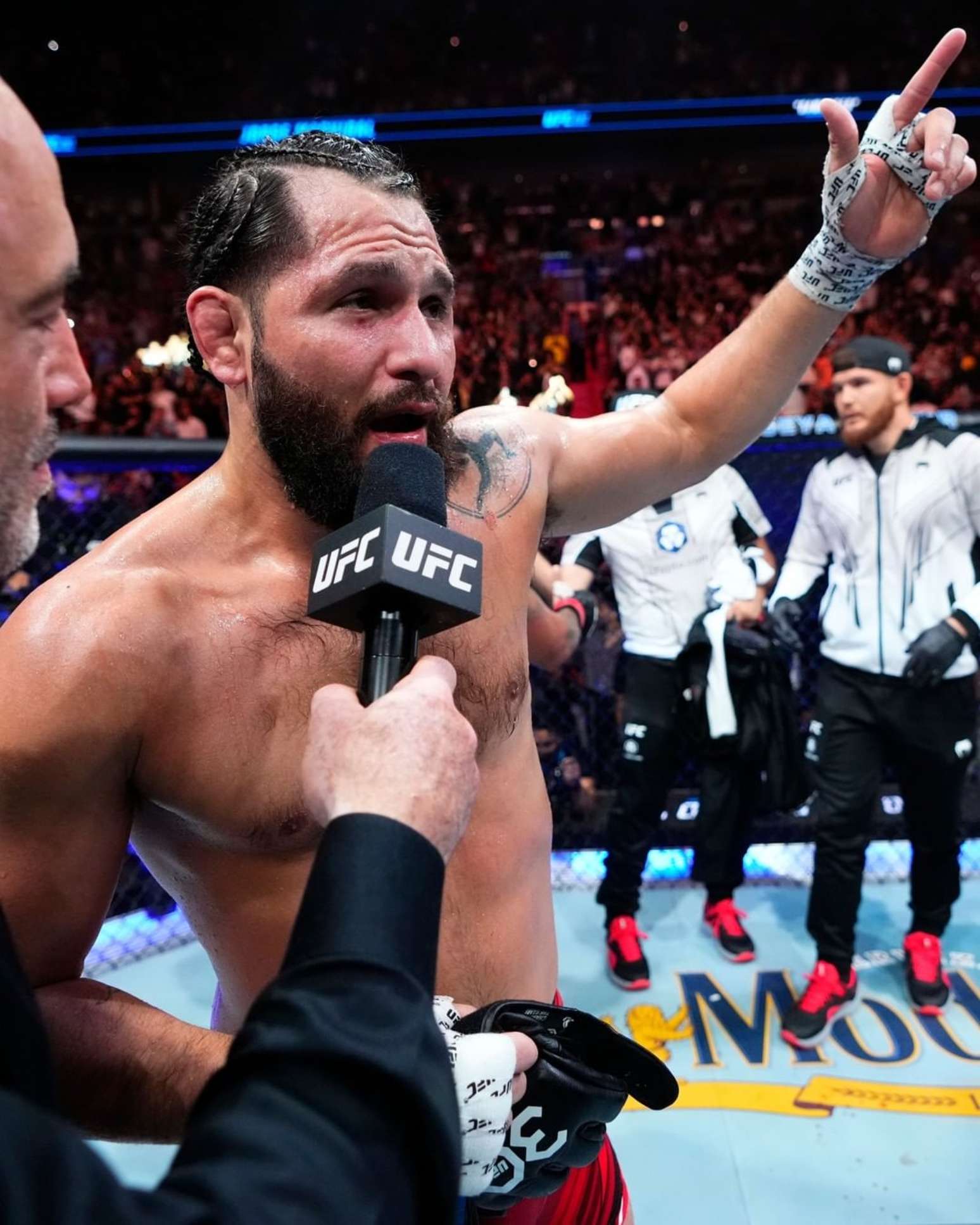 Jorge Masvidal revela que negocia volta ao UFC para 2025