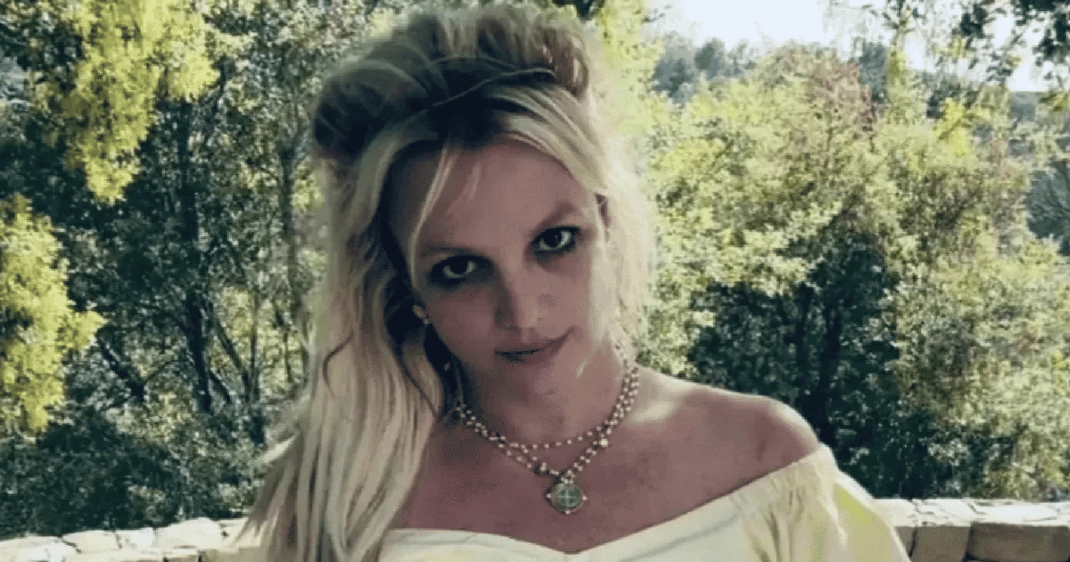 Britney Spears completa 43 anos mas afirma ter 5 anos