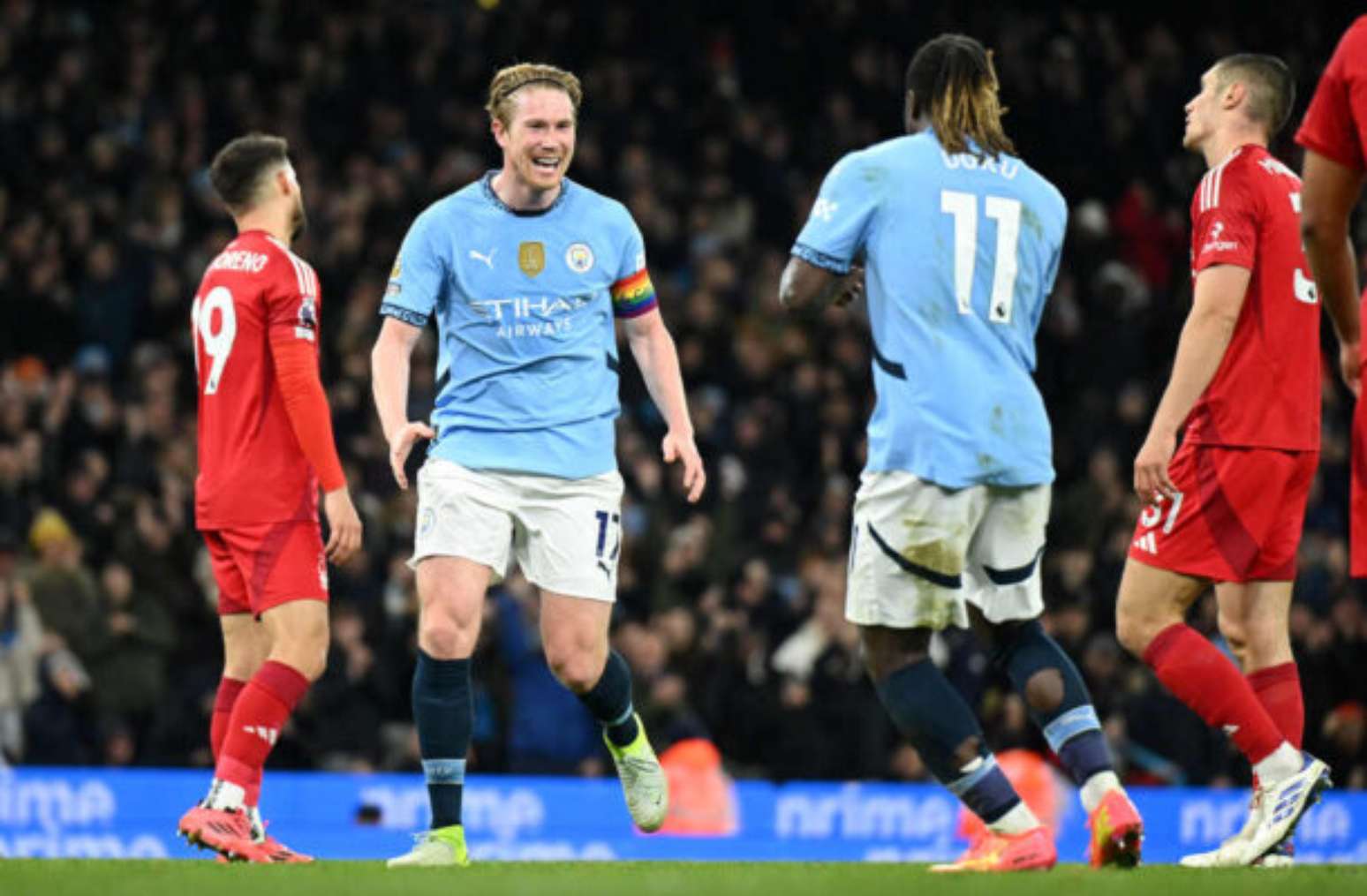 City acaba com jejum de sete jogos: 3 a 0 no Nottingham Forest