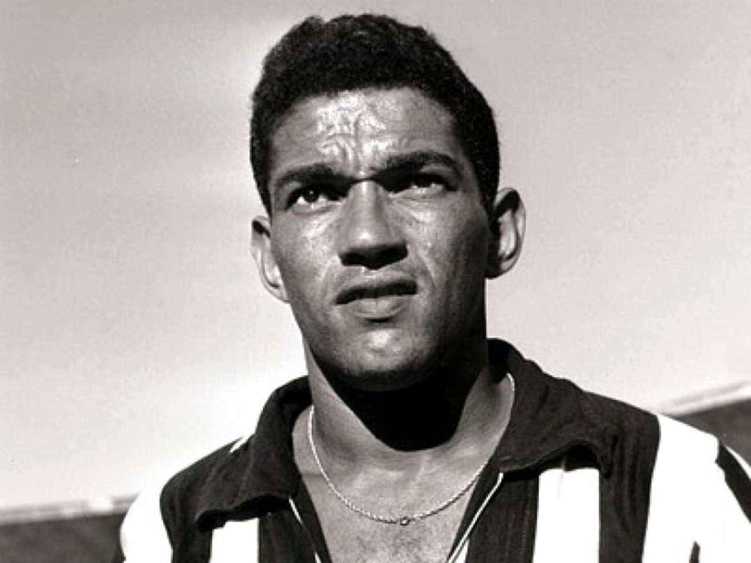 7 motivos para torcedor favelado ler a biografia de Garrincha