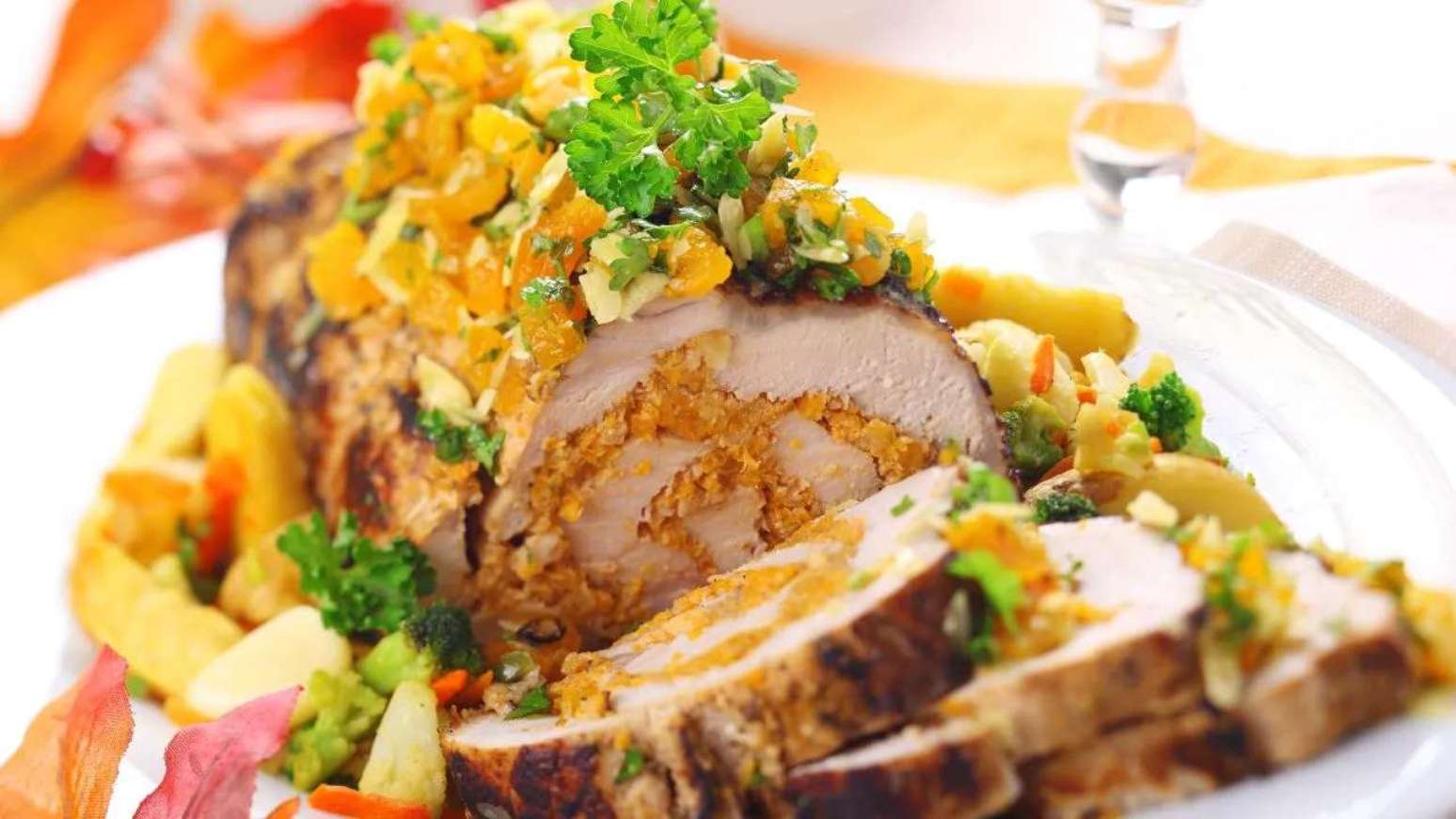 Pernil recheado de festa: aprenda a receita saborosa e prática