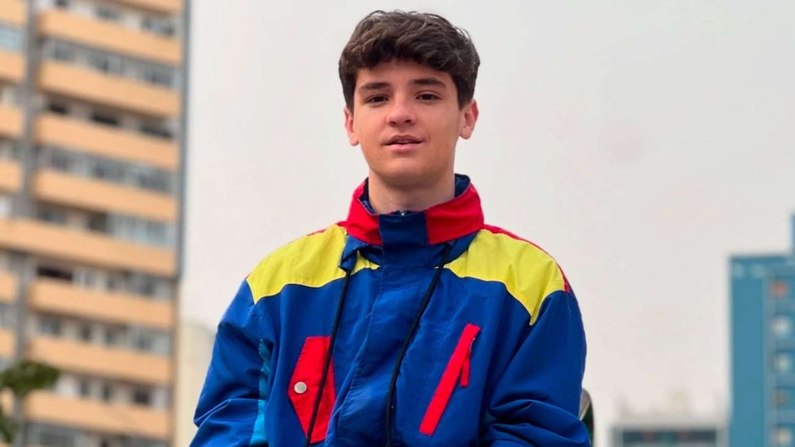 Théo Medon dispensa dublê e se diverte em cenas de ação no cinema ...