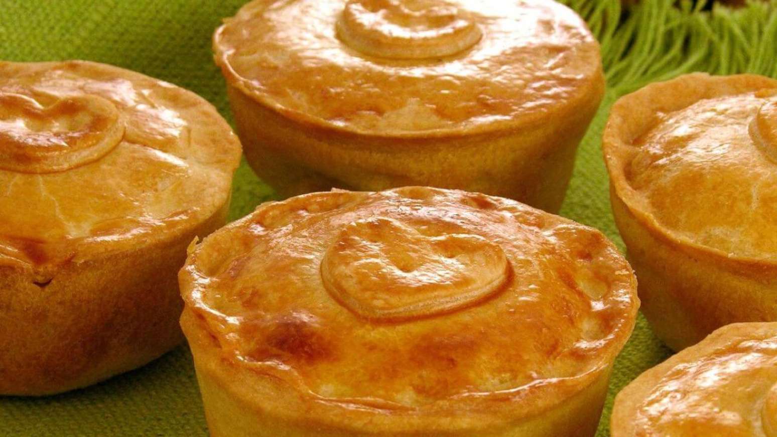 Empada de frango: receita para vender ou receber elogios em casa