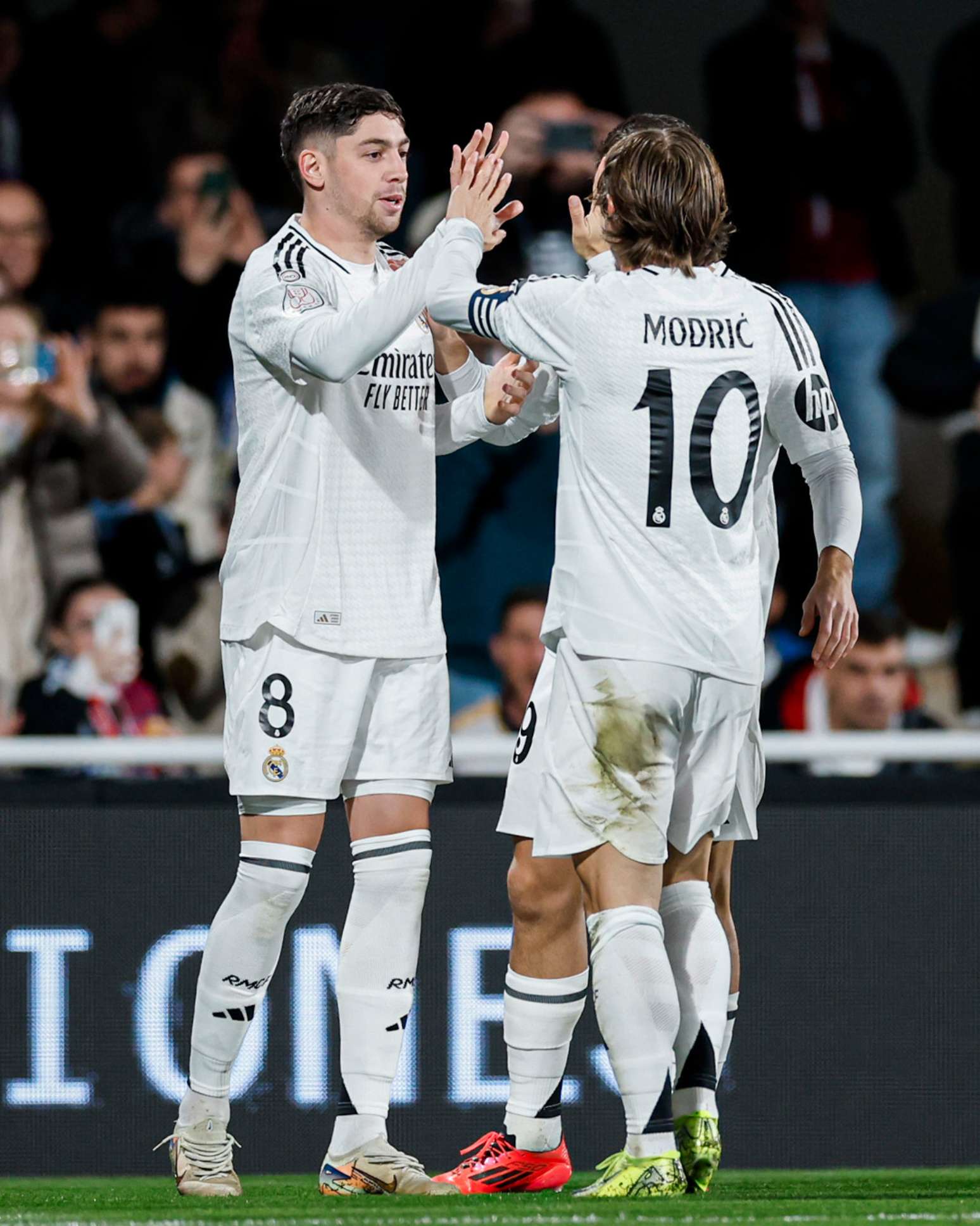 Real Madrid goleia Desportivo Minera e avança para às oitavas da Copa ...