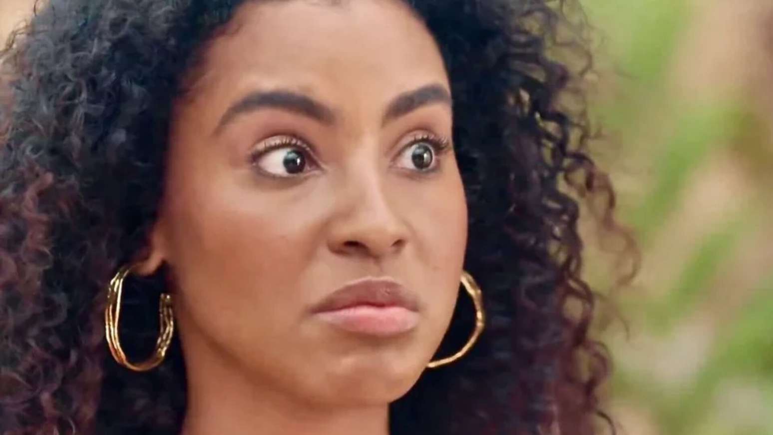 Viola volta toda-poderosa, mas leva rasteira mortal em 'Mania de Você'