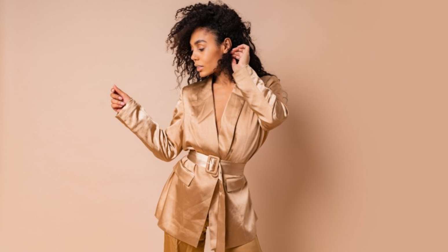 Como usar a cor do ano, Mocha Mousse, nos looks de festa? Veja dicas ...