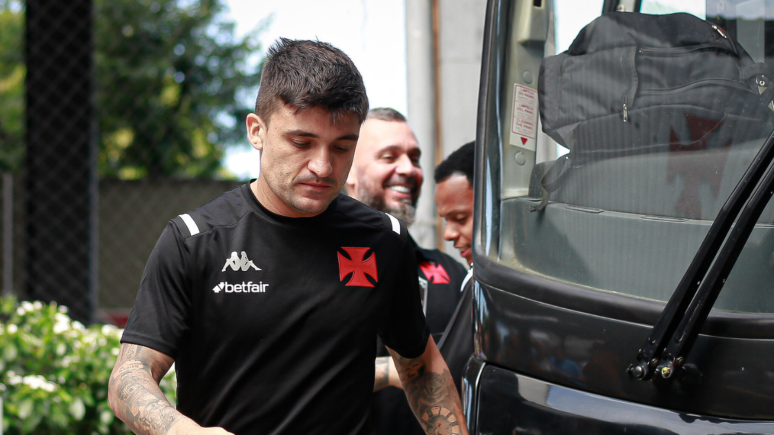 Victor Luis fala sobre dificuldades do Vasco: 'Pouco tempo de trabalho'