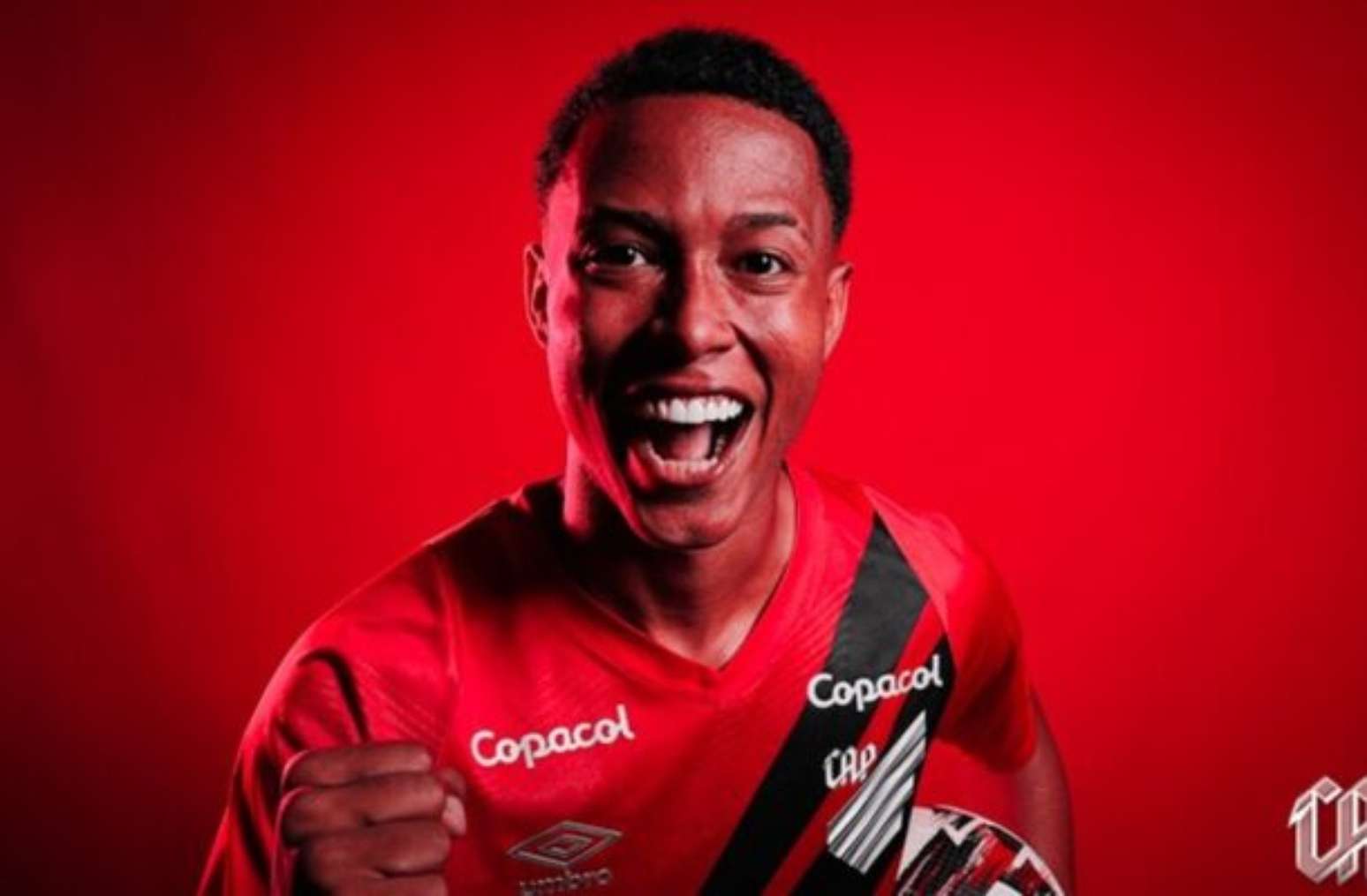 Athletico anuncia a contratação do atacante Isaac, ex-Fluminense