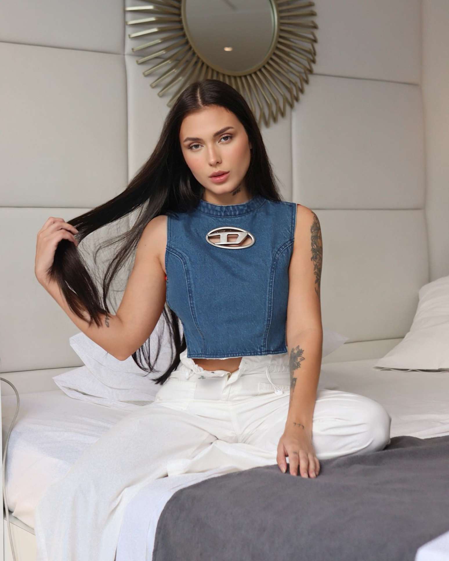Fernanda Campos expõe curtida de pai de Neymar em vídeo sensual