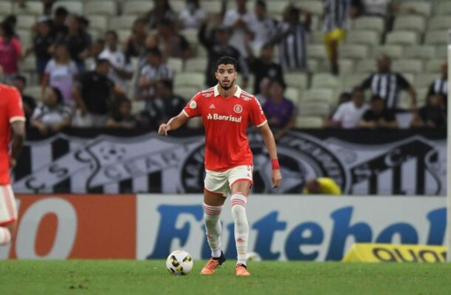 Internacional avança em tratativas por retorno do zagueiro Kaíque Rocha