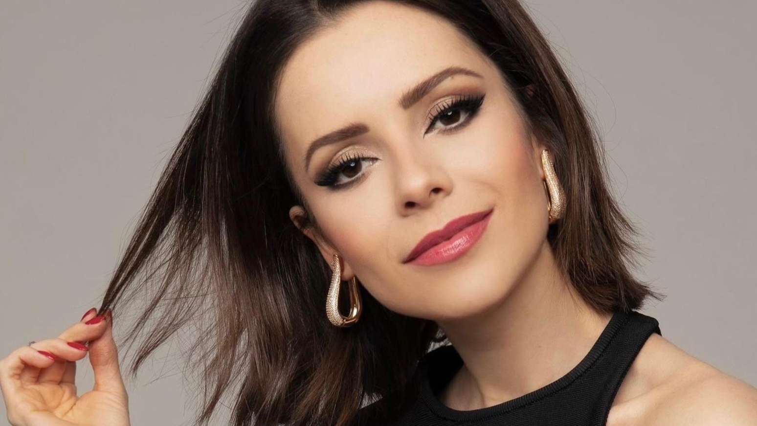 Cabelão? Fã-clube de Sandy exibe foto inédita da cantora com novo visual