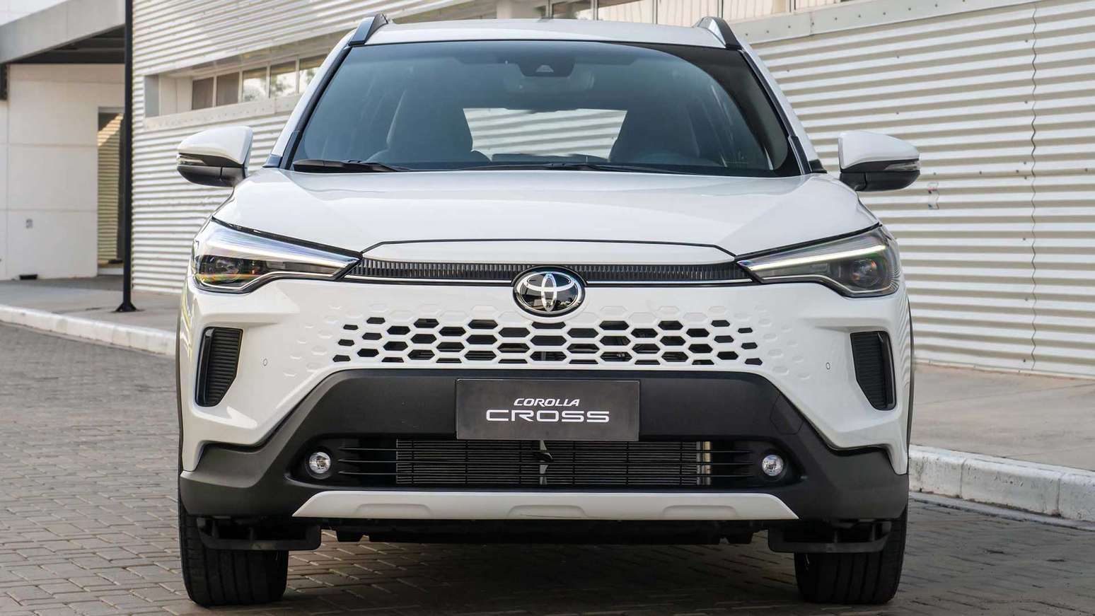 Novo Corolla Cross já está no forno e chega em 2027; veja as projeções