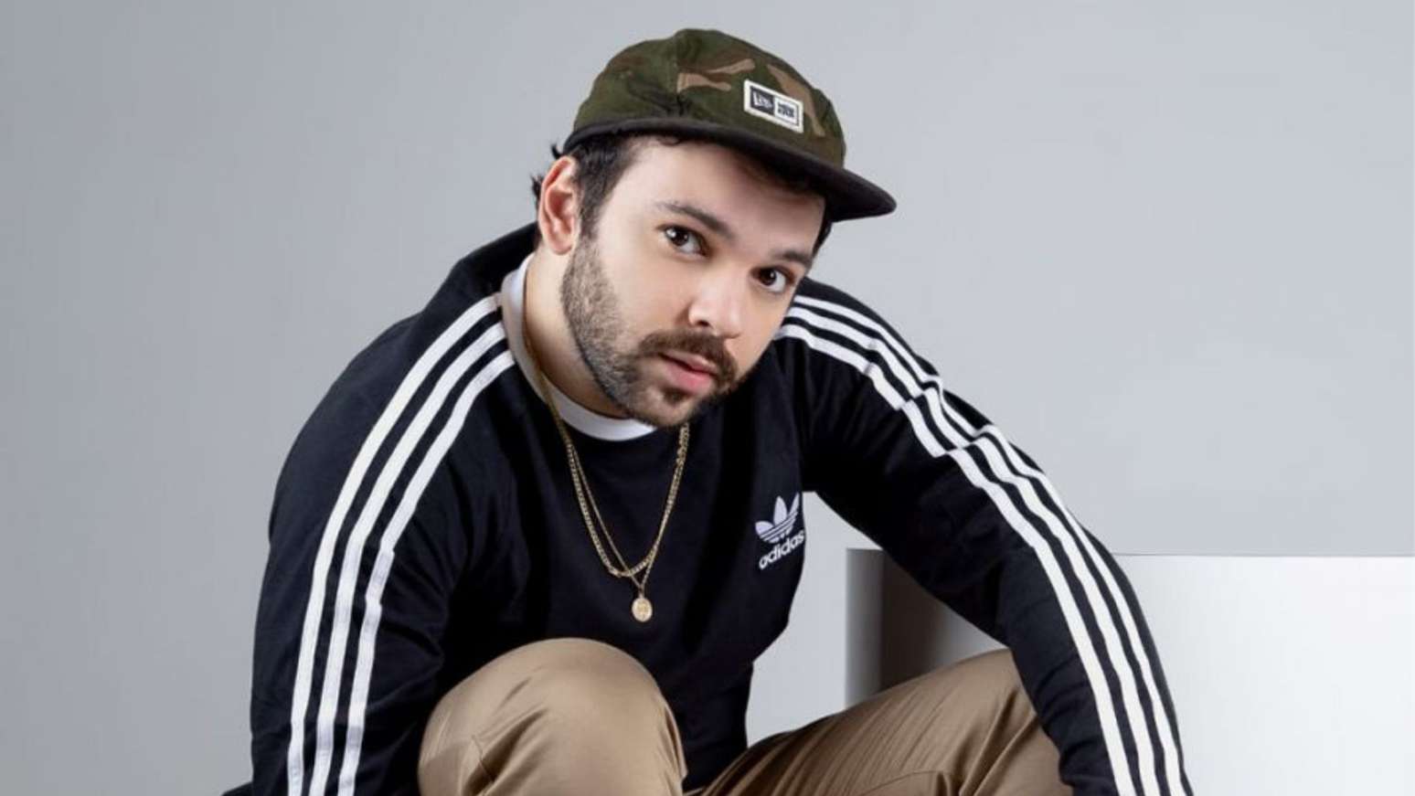 Raphael Ghanem revela motivo de abraçar carreira humorística: 'Eu ia ...