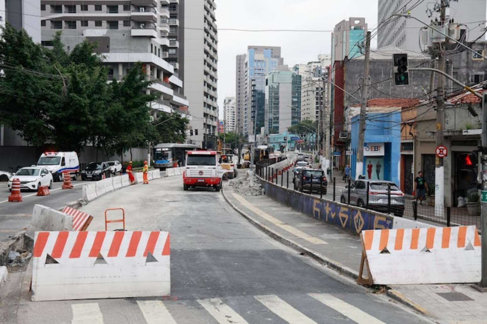 Avenida Santo Amaro entra na 2ª fase de reforma nove anos após ...