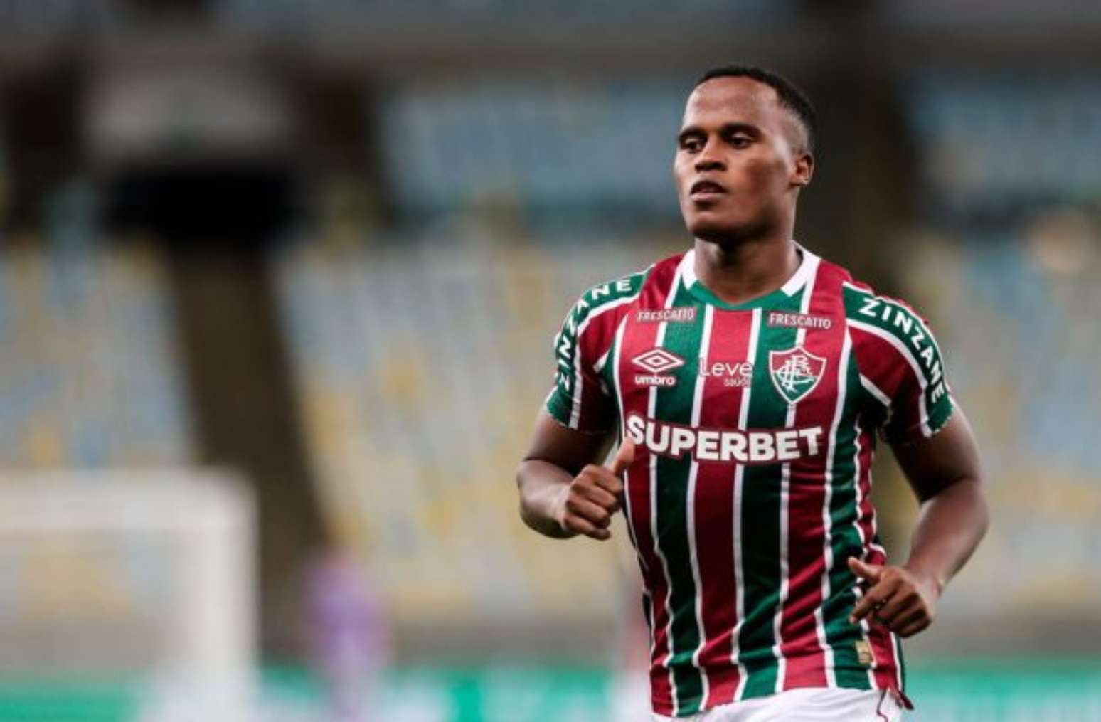 Ídolo e xodó da torcida, Arias alcançará marca importante pelo Fluminense