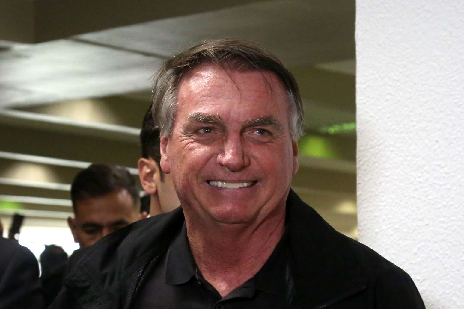 Bolsonaro preso continua recebendo aposentadoria de R$ 41 mil da Câmara