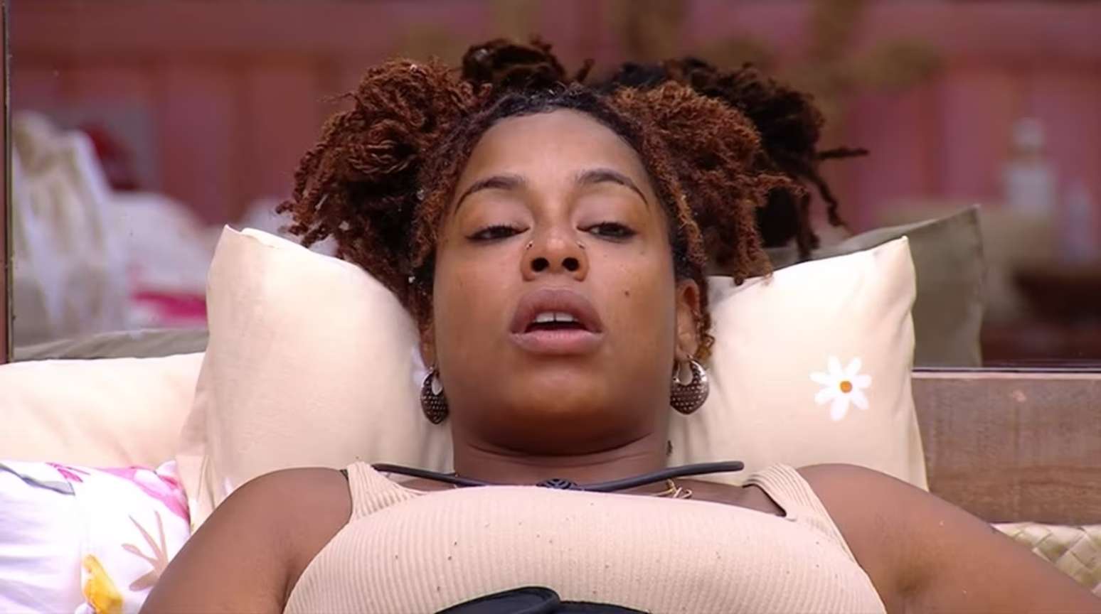 'BBB 25': Thamiris alerta Camilla sobre jogo e aconselha discrição