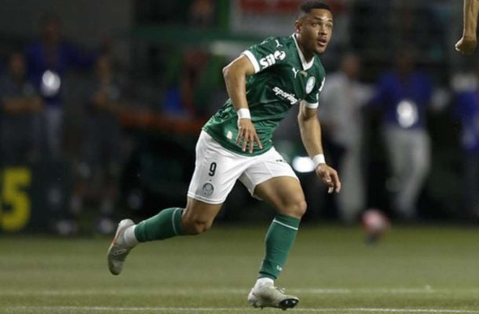 Saiba como a estreia de Vitor Roque no Palmeiras repercutiu na imprensa ...