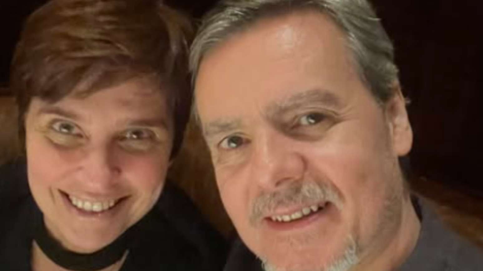 Casado há 34 anos, Cassio Gabus Mendes confessa ciúmes da esposa: 'Patético'