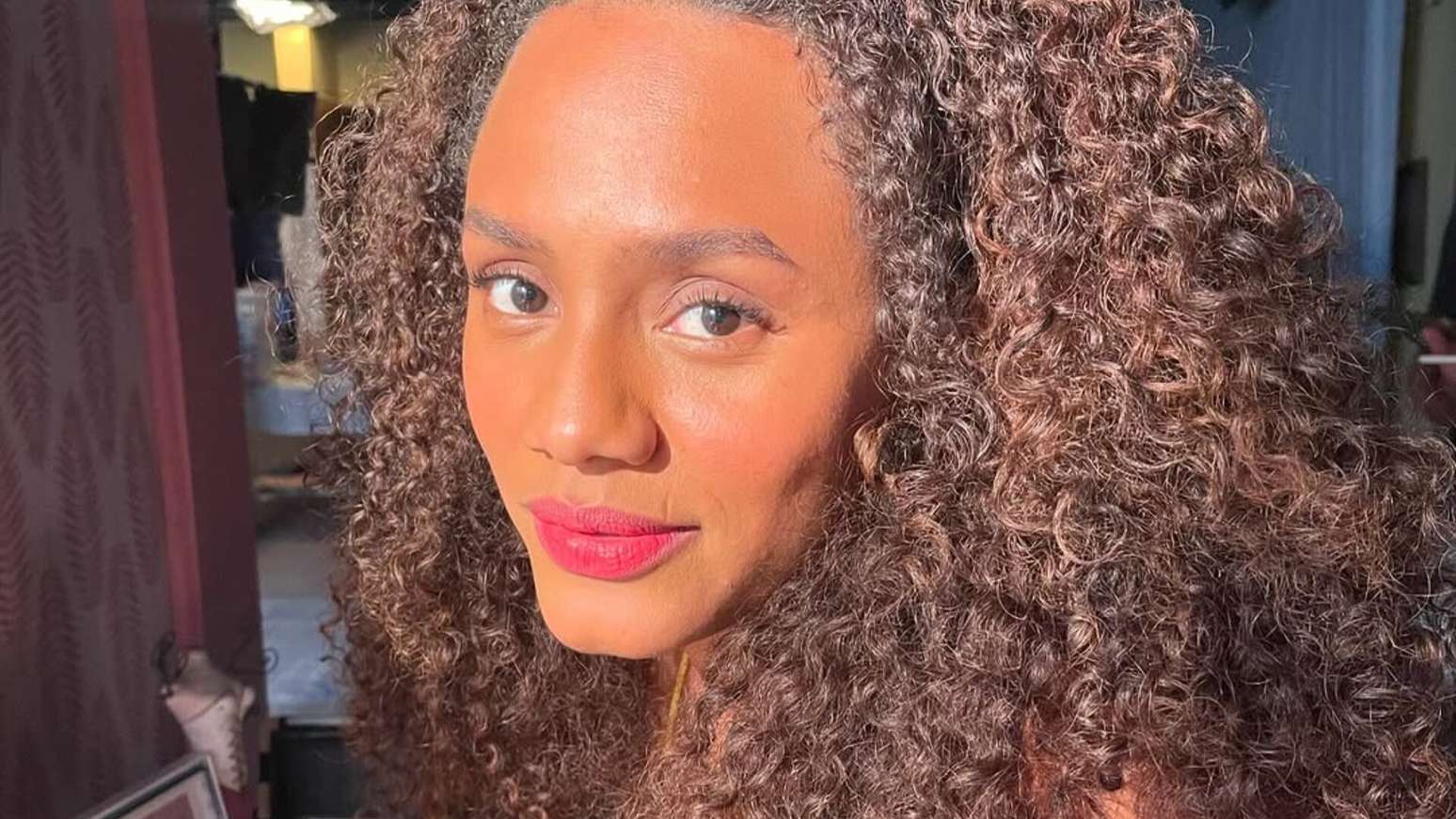 Novo casal? Jéssica Ellen é vista em clima íntimo com colega de 'Volta por Cima'