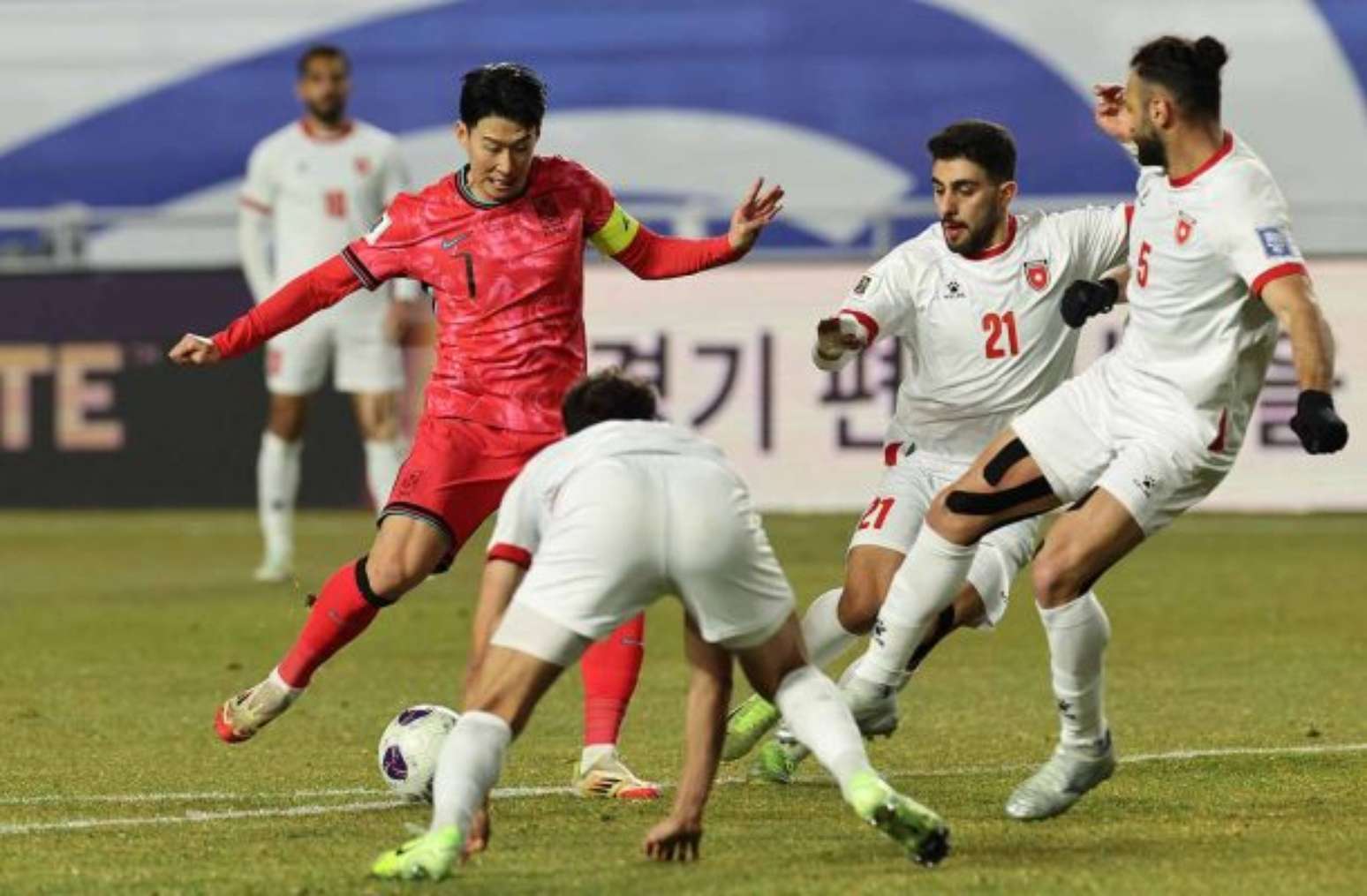 Coreia do Sul tropeça e adia a sua classificação à Copa do Mundo