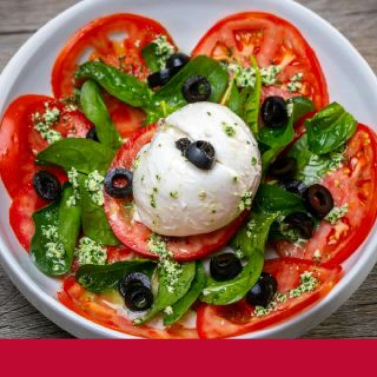 Salada caprese tradicional ou gourmet: 2 receitas fáceis