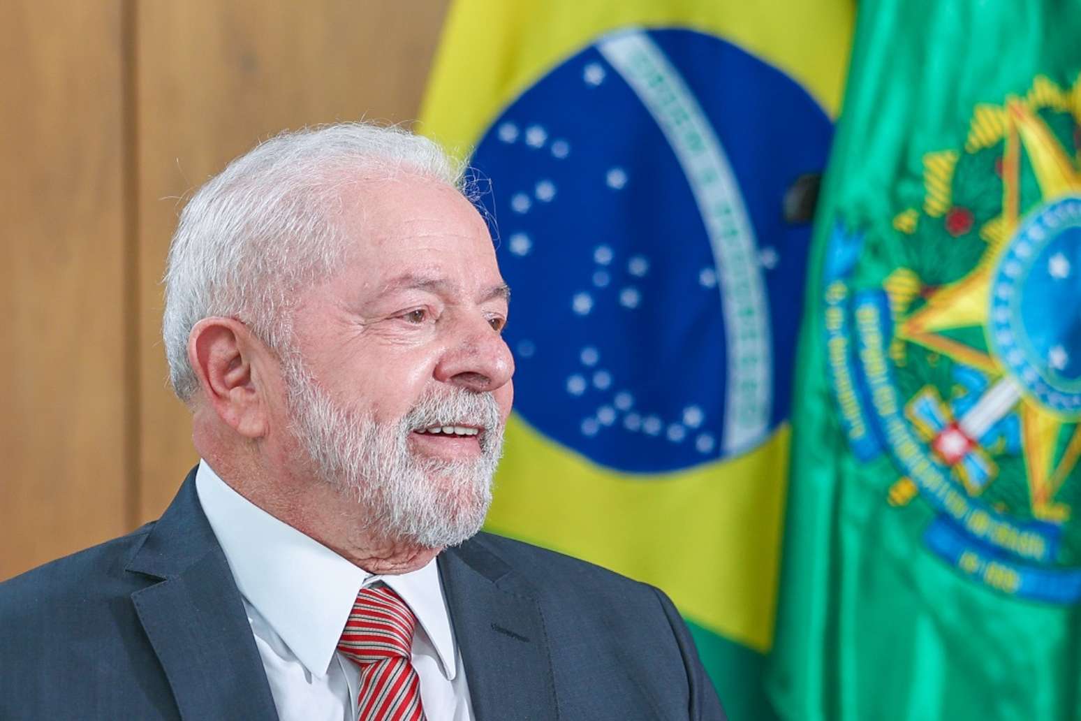 Datafolha: popularidade de Lula sobe cinco pontos, mas reprovação ainda ...