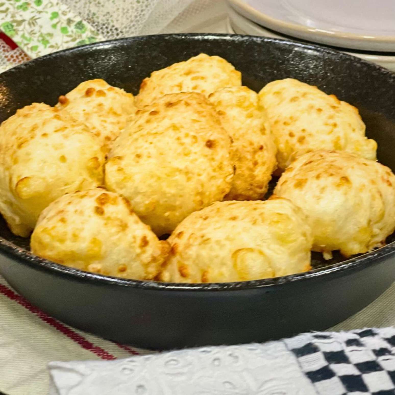 Pão de queijo de tapioca - 3 ingredientes, fácil e delicioso