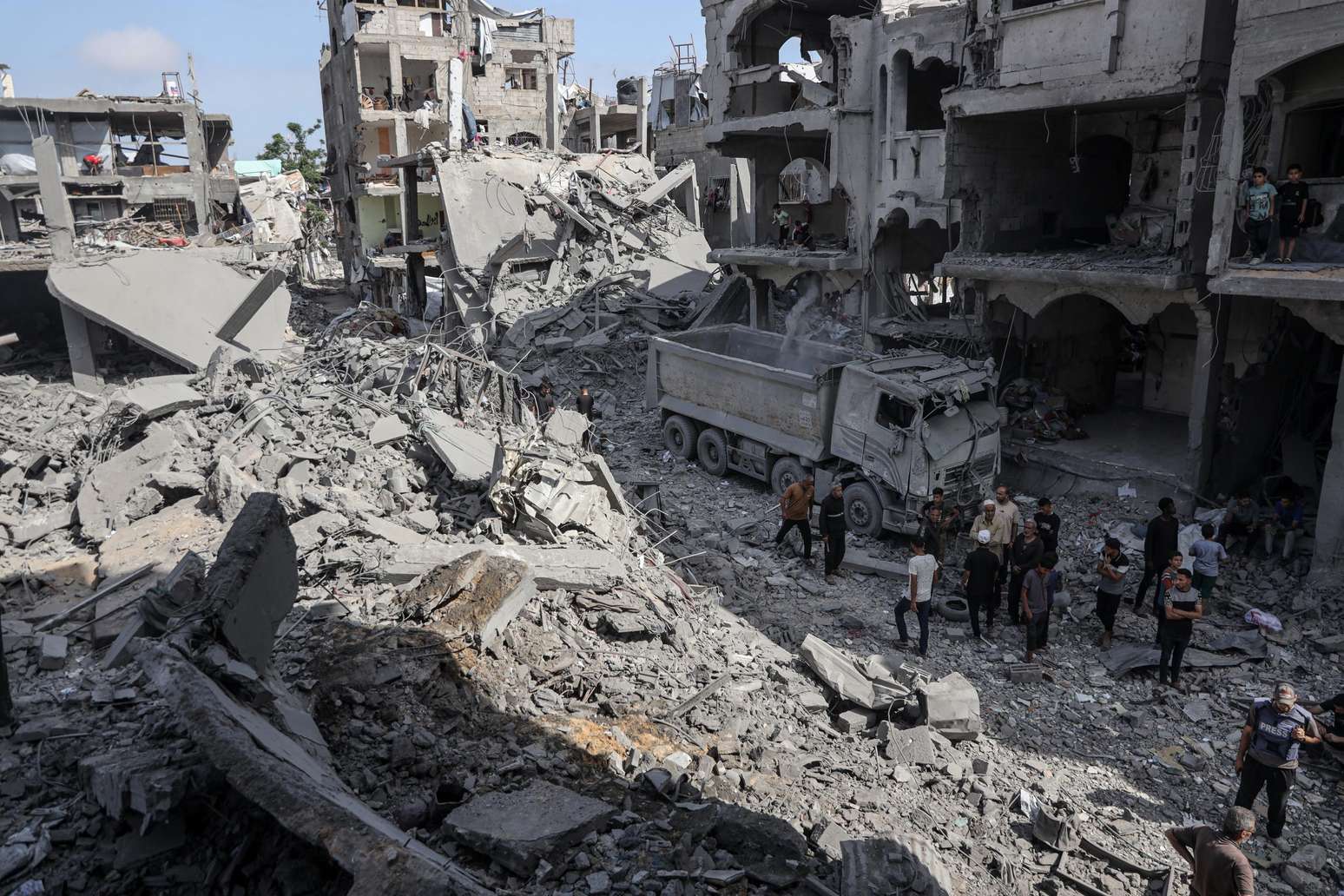 Israel intensifica bombardeio em Gaza e deixa ao menos 70 mortos ...