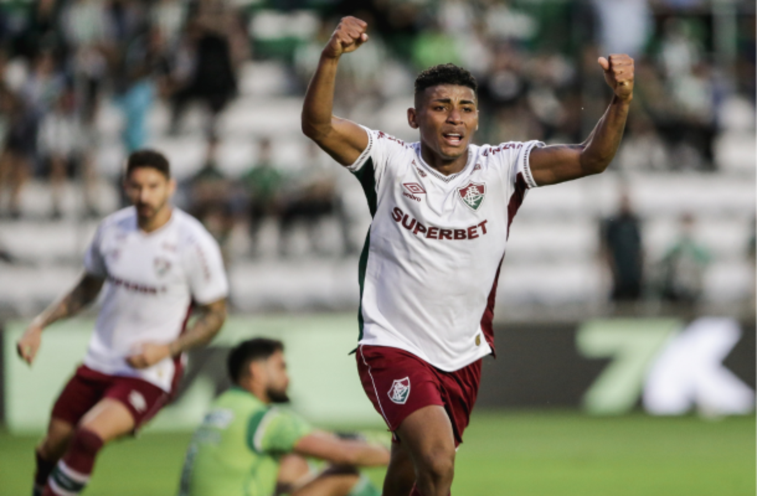 Hércules celebra adaptação e sobe de produção no Fluminense ...