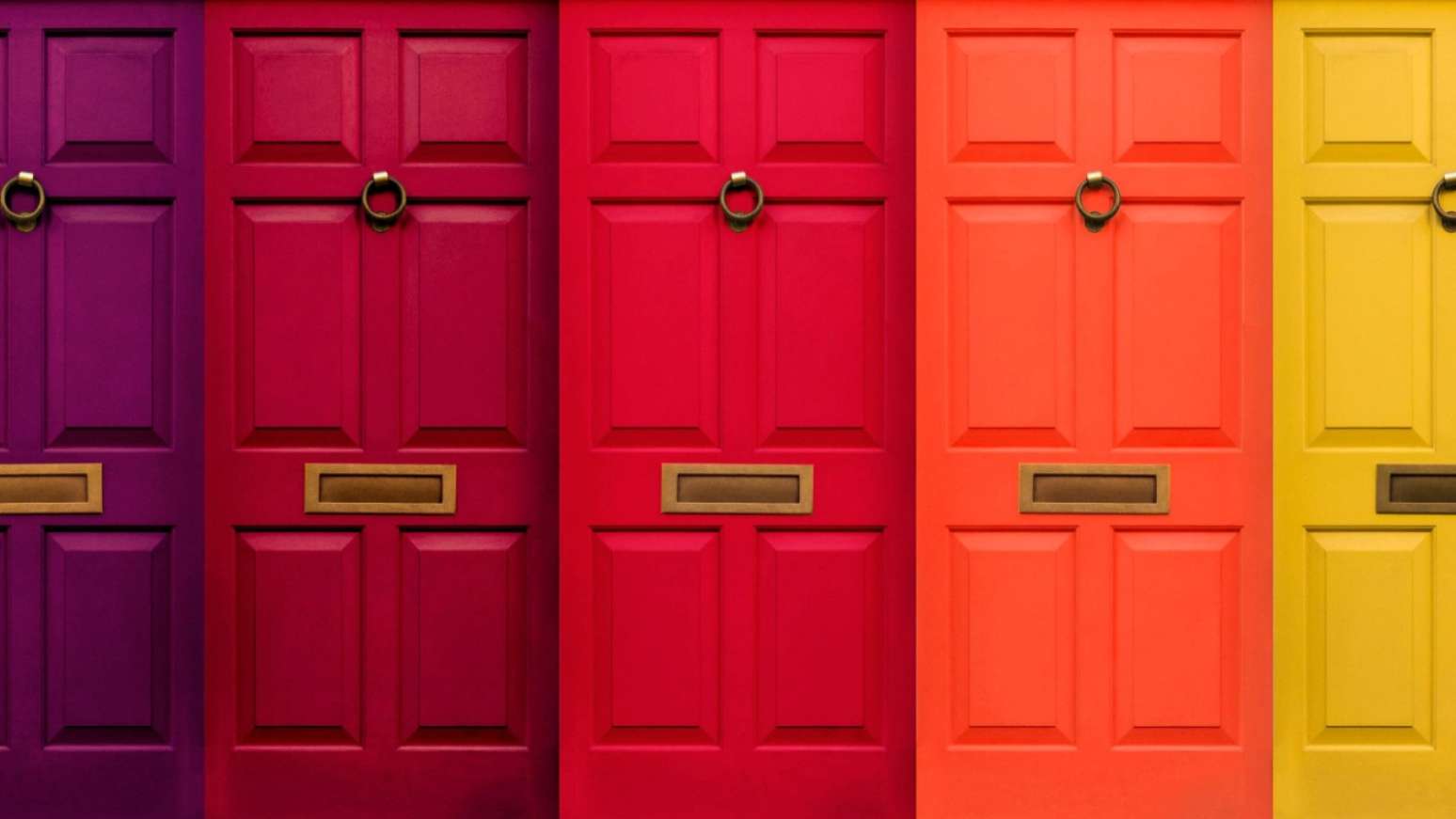 O que significa sonhar com portas ou portões? Veja significado