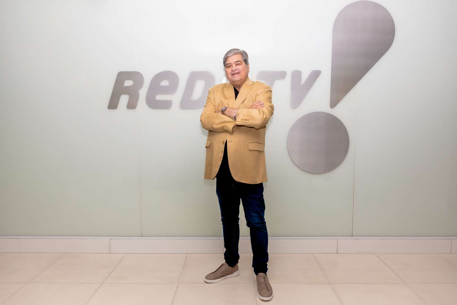 Datena volta à TV impedido de usar nome real de seu programa