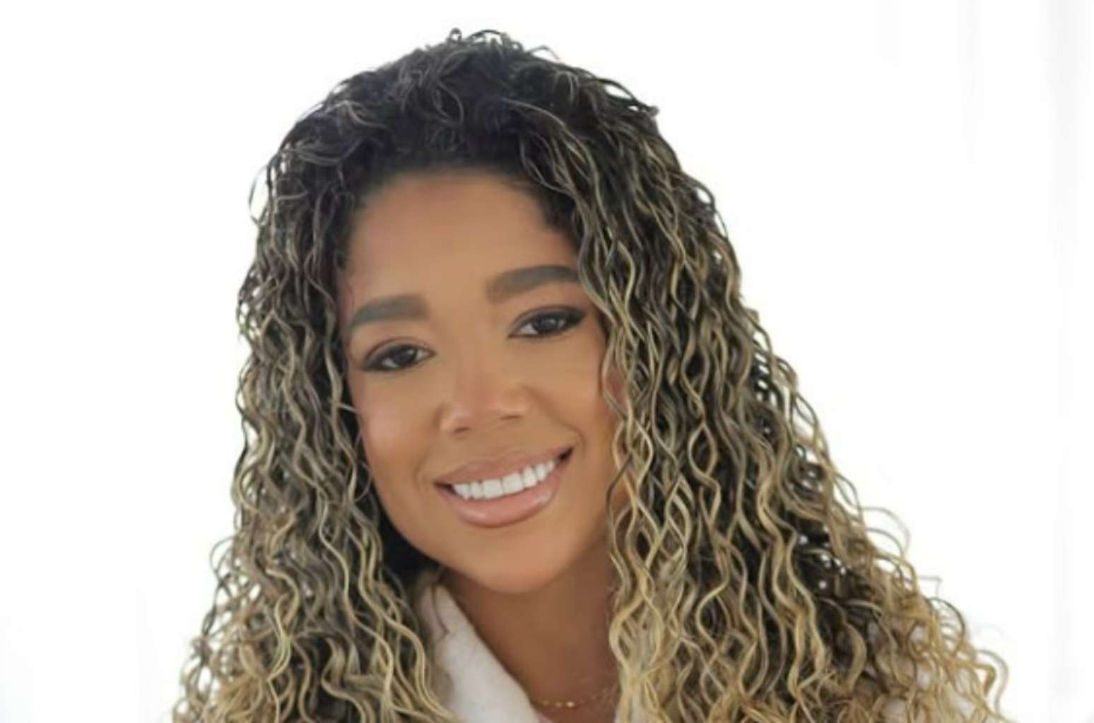 Quem é Vivi Noronha, mulher do MC Poze investigada pela Polícia Civil