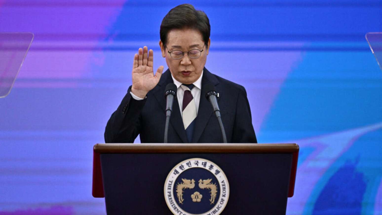 Novo presidente da Coreia do Sul toma posse prometendo diálogo com ...