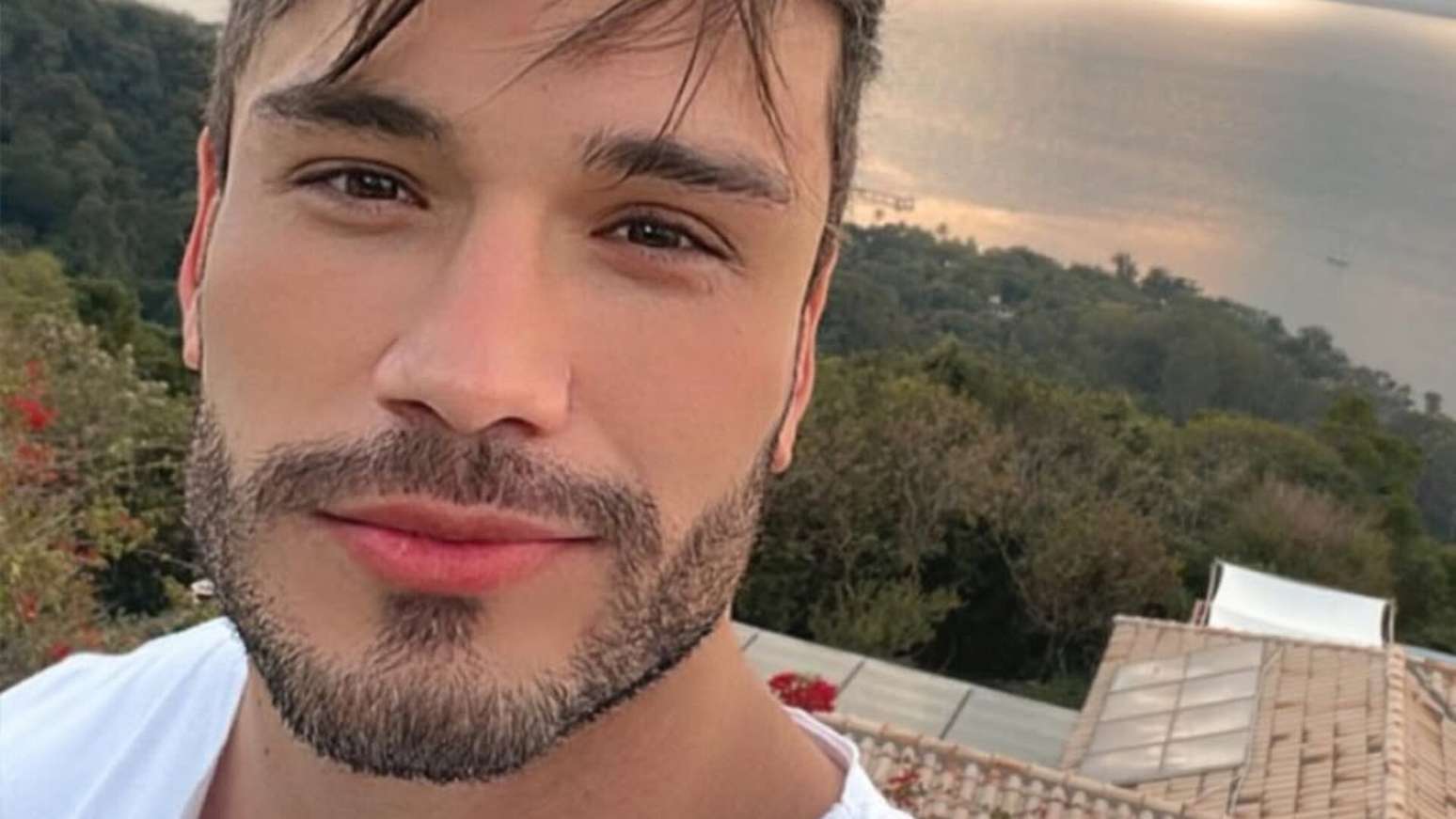 Ex-Fazenda Lucas Viana se explica após ser detido em Dubai