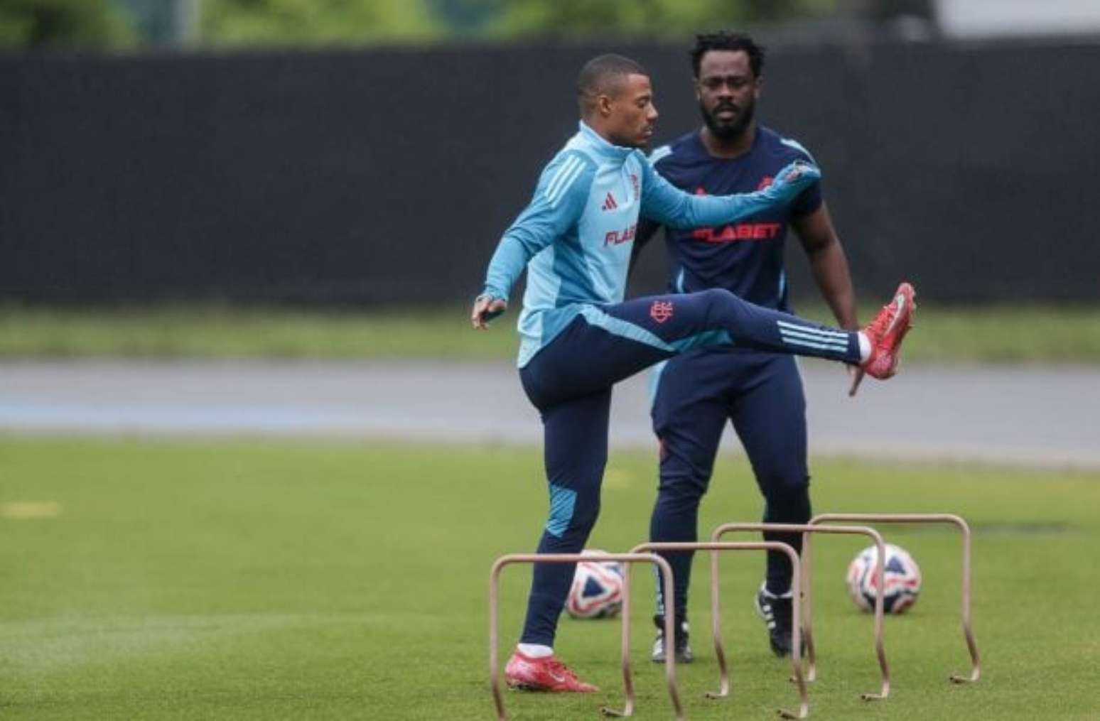 De la Cruz, do Flamengo, revela ter chance de jogar oitavas do Mundial