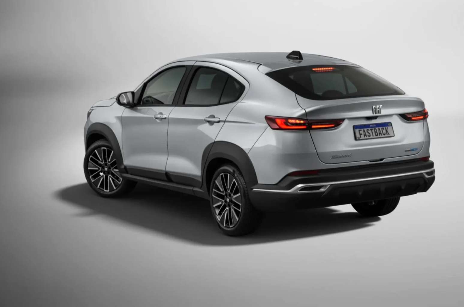 Fiat Fastback 2026: preços, versões, equipamentos e mais