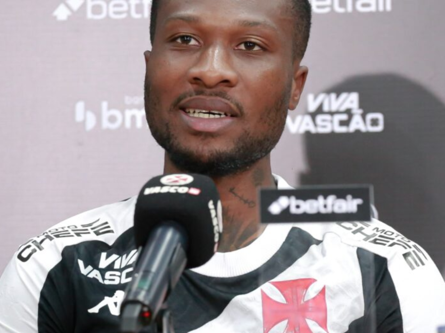 Loide Augusto é liberado pela diretoria do Vasco