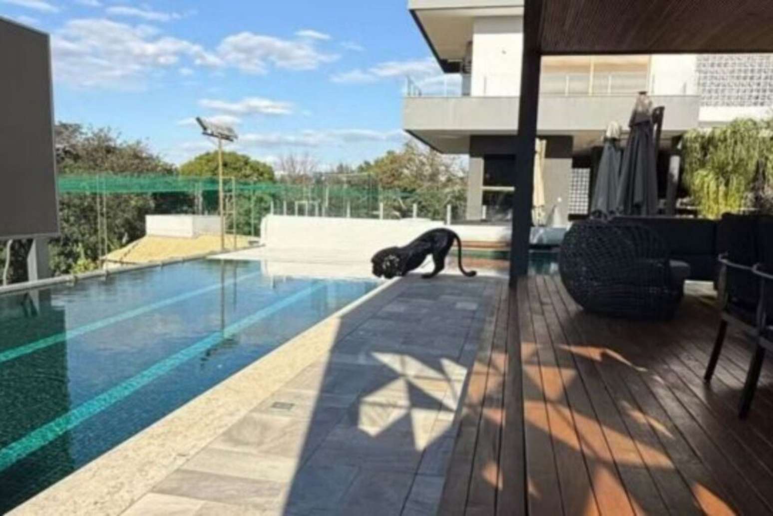 6 milhões: filho de Hulk, do Atlético-MG, exibe detalhes da mansão do pai