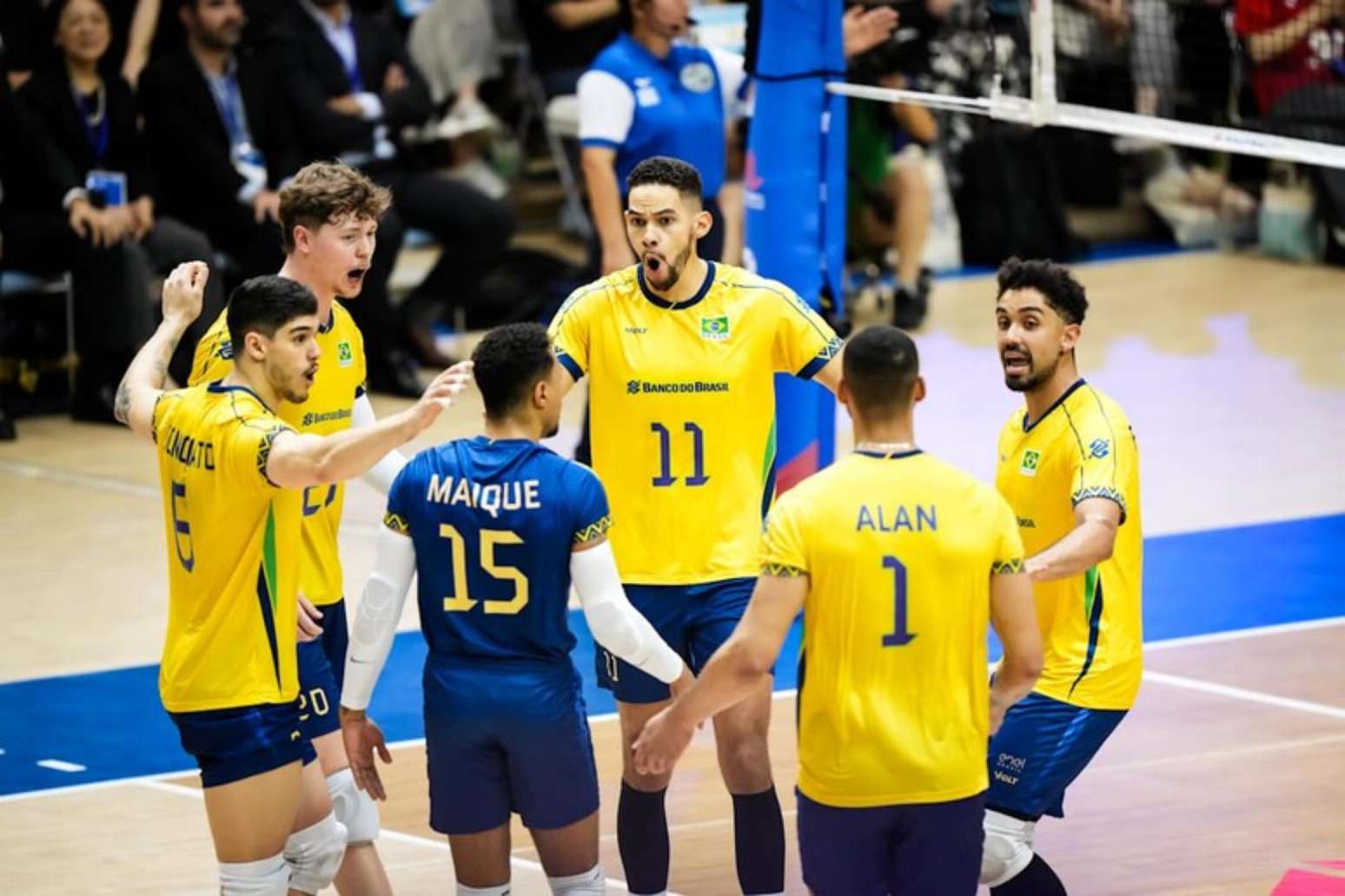 Brasil vence Japão e confirma vaga no mata-mata da VNL