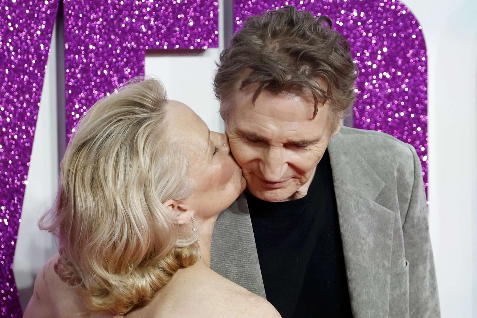 Pamela Anderson e Liam Neeson agitam rumores de romance com fotos ...