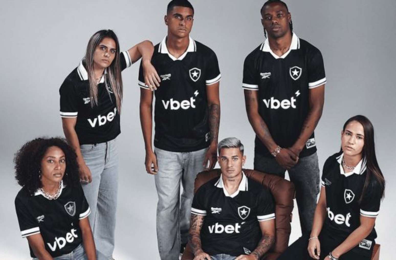 Botafogo divulga novo uniforme preto para sequência da temporada