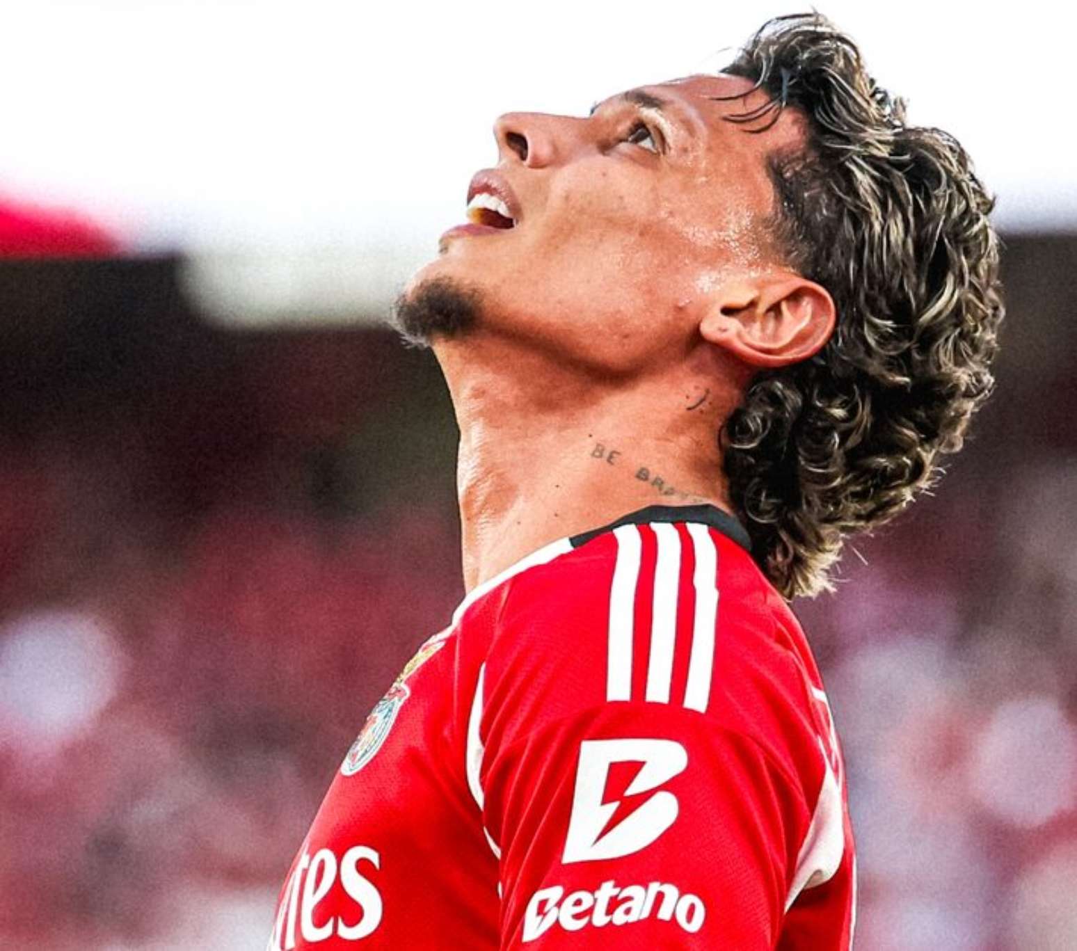 Richard Ríos estreia bem em vitória do Benfica e encanta imprensa ...