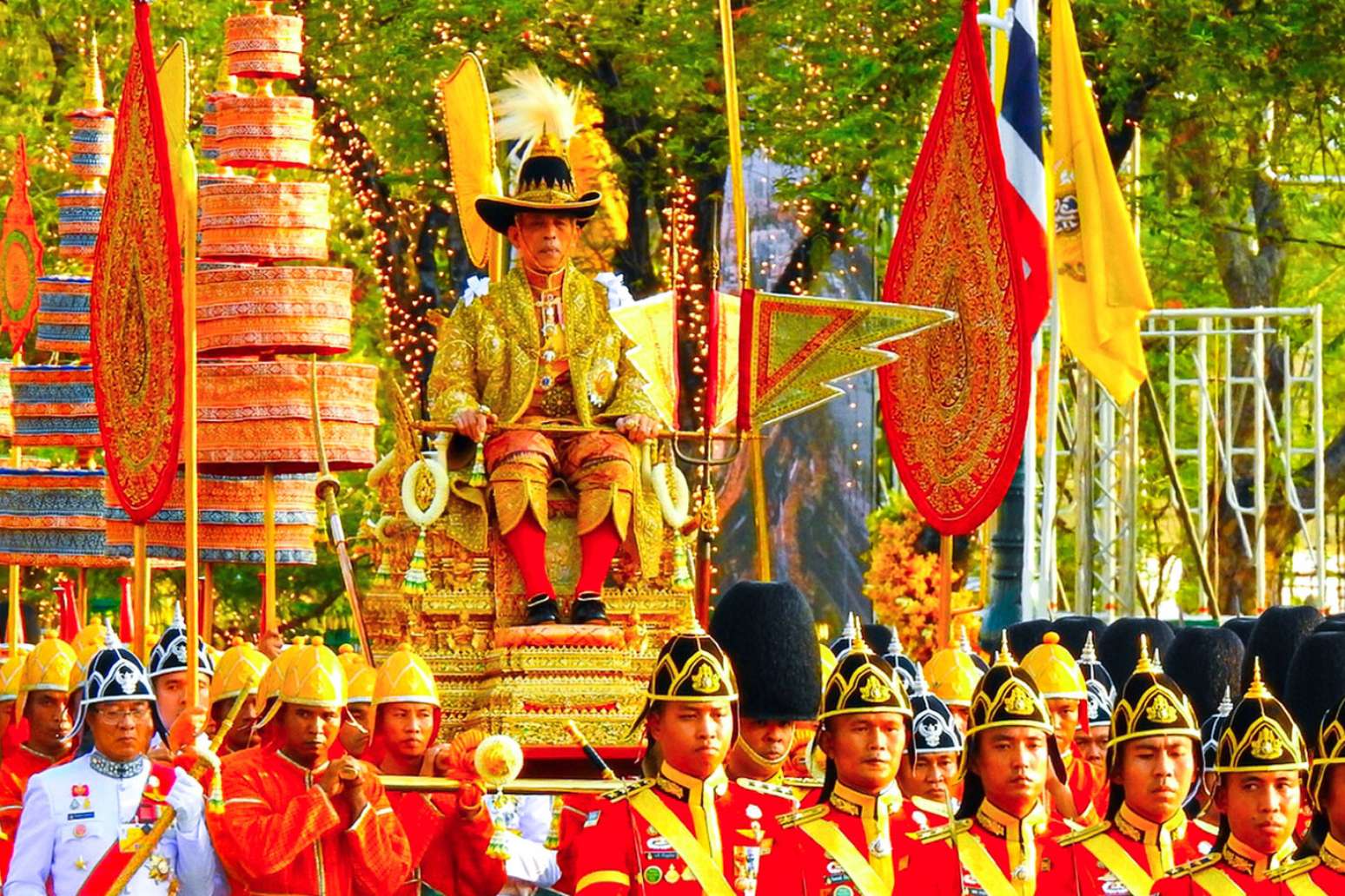 O rei mais rico do mundo: seu império inclui 17.000 propriedades, 38 ...