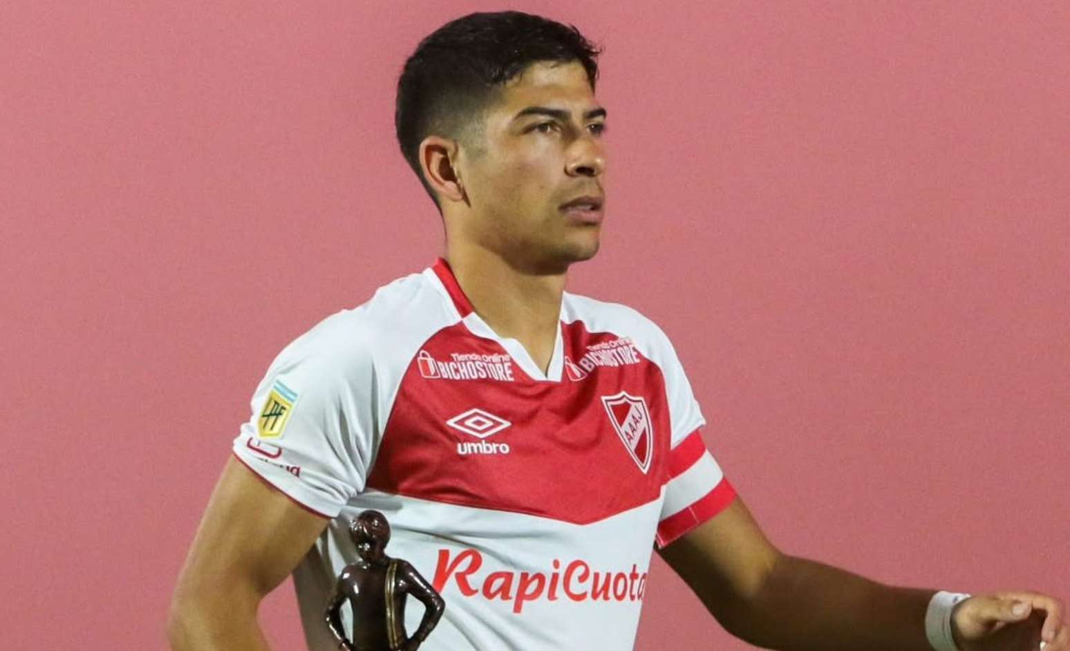 Alan Rodríguez aparece em concentração do Internacional