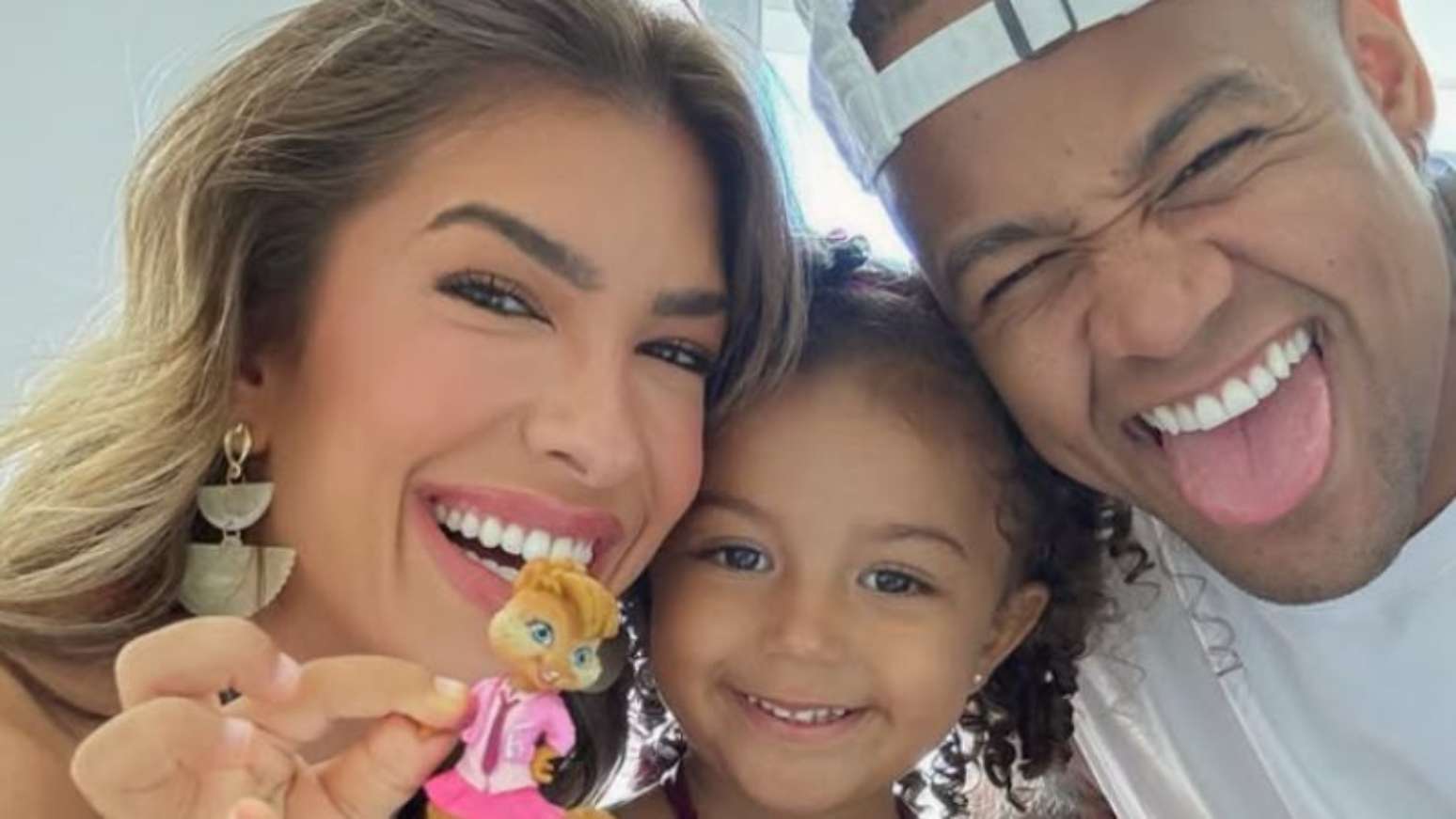 Léo Santana revela se a esposa Lore Improta está grávida: 'Vamos ver'
