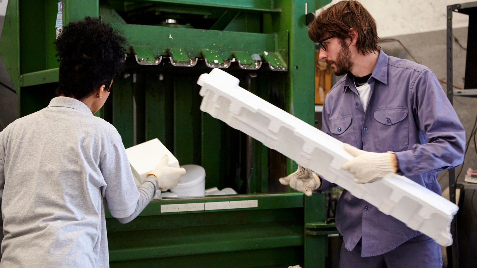 Isopor é reciclável? Saiba como descartar corretamente o material