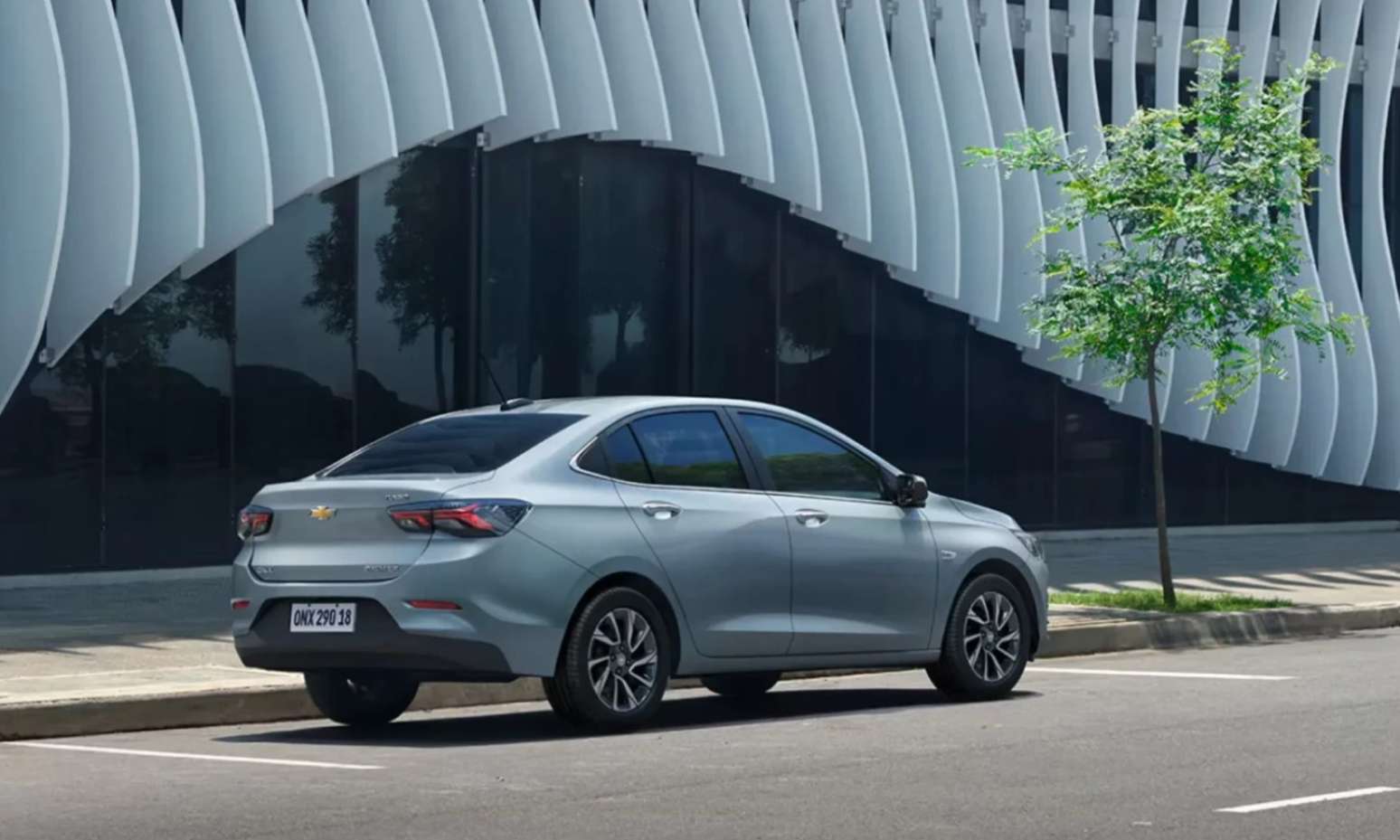 Chevrolet oferta até quase R$ 30 mil de desconto no Onix Plus para PCD ...