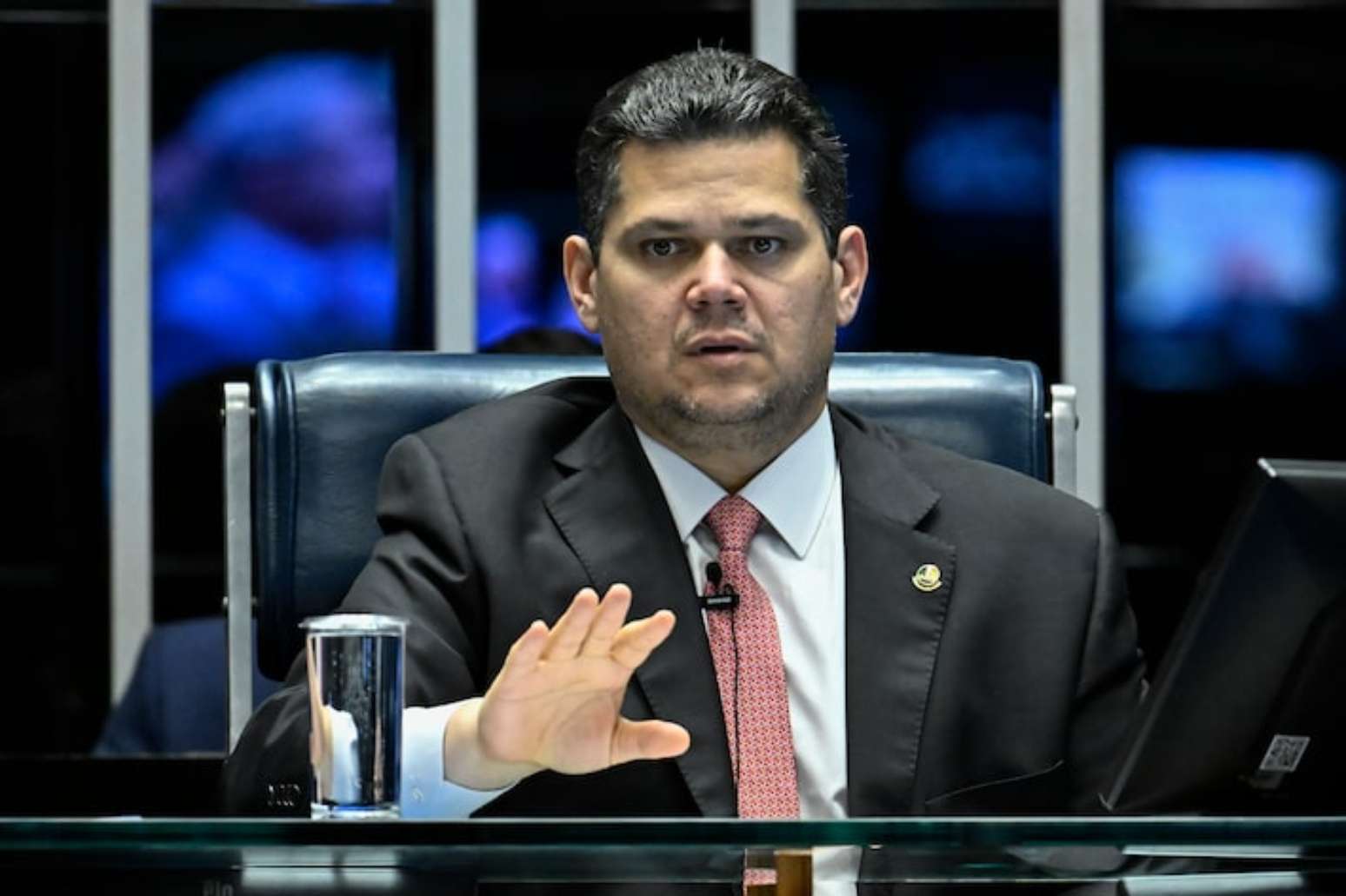 Alcolumbre prega 'solução equilibrada' no tarifaço e diz que soberania ...